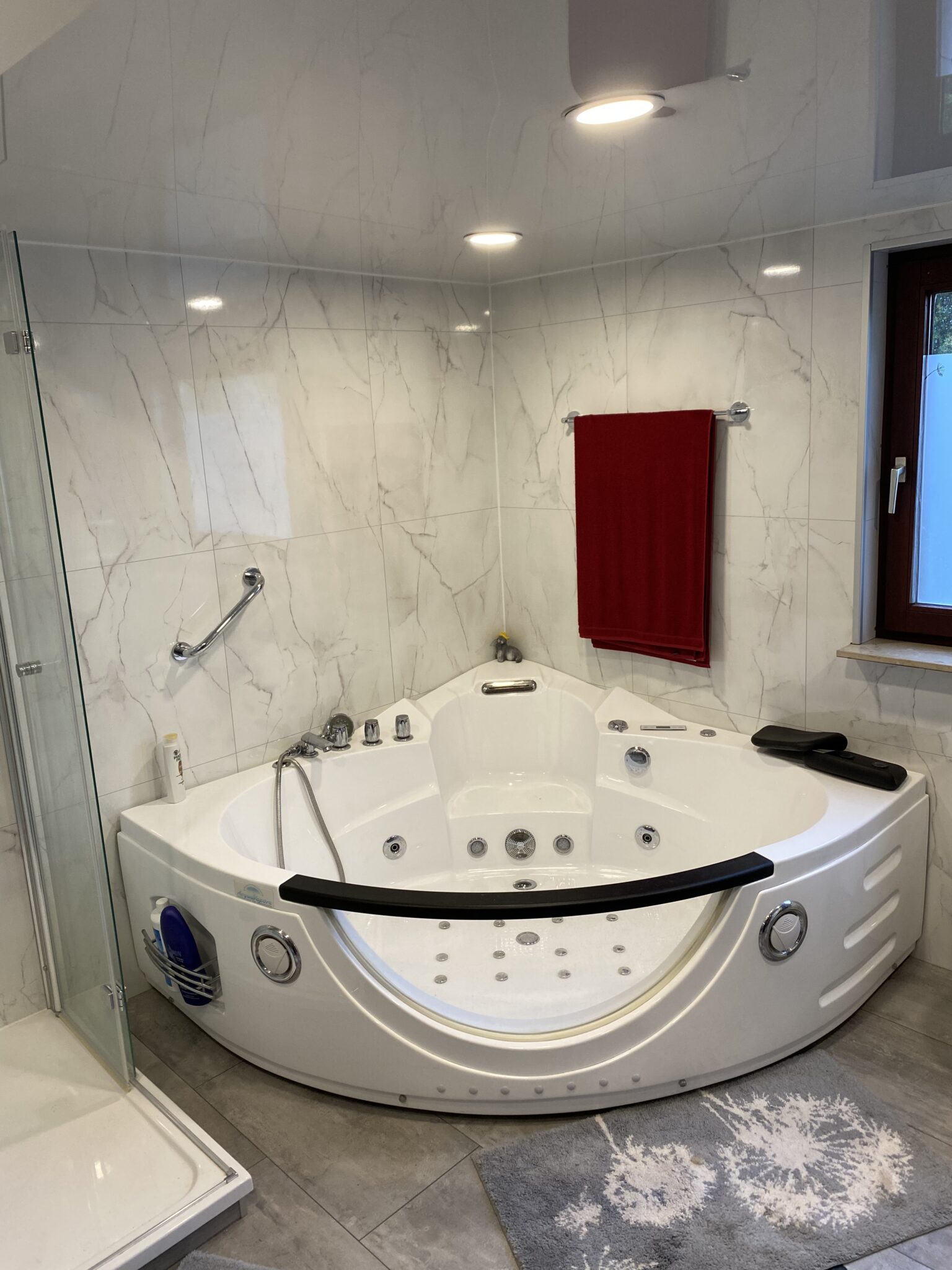 Respatex | Fugenlose & wasserdichte Wandverkleidung